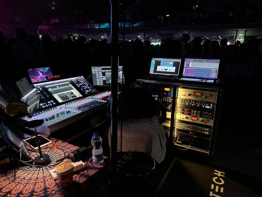 SSL LIVE L650ミキシングコンソールがSam Smithの「Gloria The Tour」で使用されました。 - Solid ...